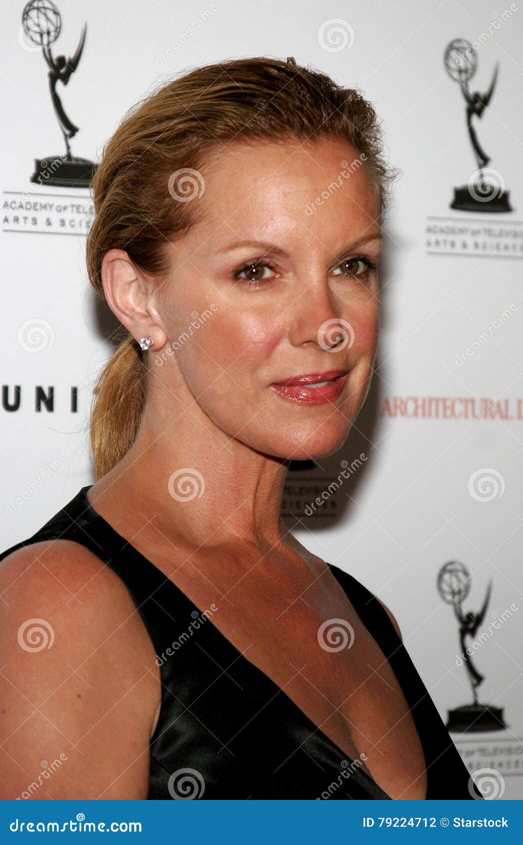 Elizabeth Perkins fotografía editorial. Imagen de centro - 79224712