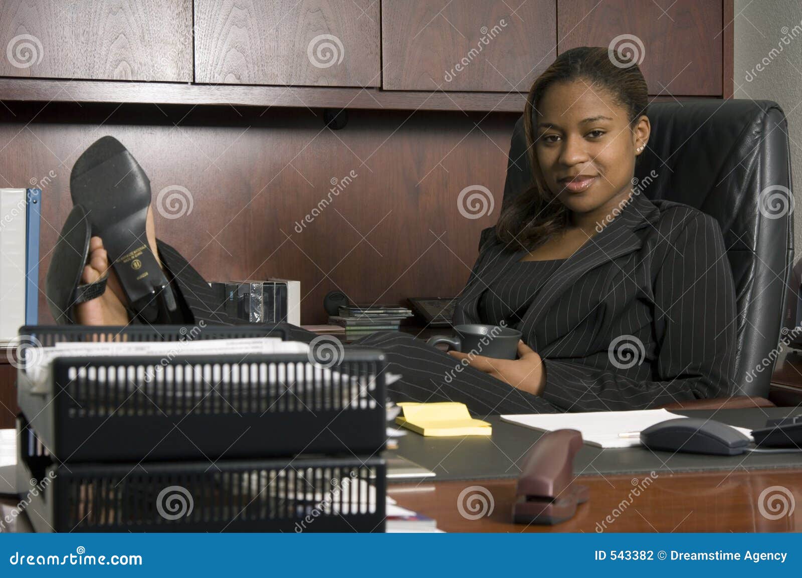 Ella es la protuberancia foto de archivo. Imagen de juego - 543382