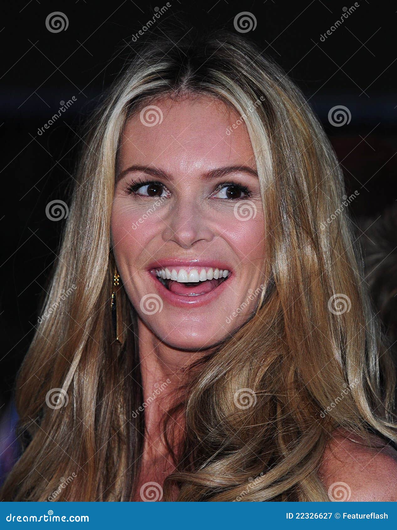 Elle Macpherson editorial photography. Image of london - 22326627