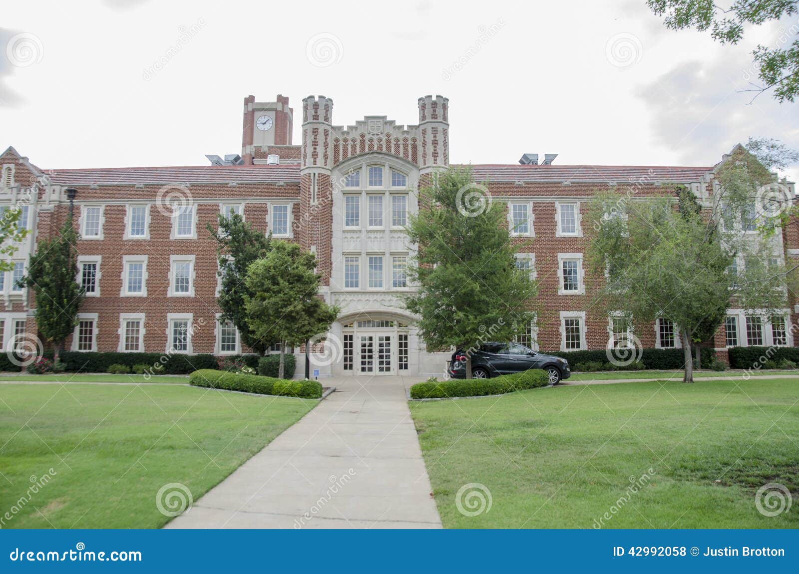 Ellison Hall at University of Oklahoma Editorial Stock Photo - Image of ...