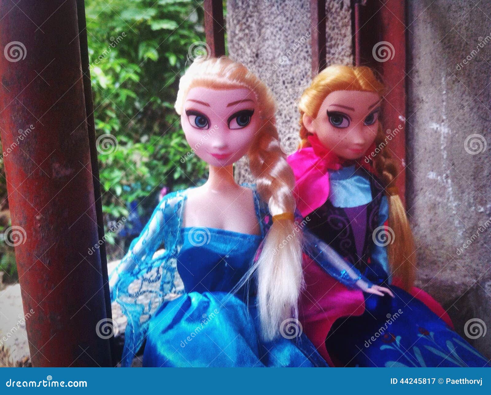 Elsa y Ana fotografía editorial. Imagen de congelado - 44245817