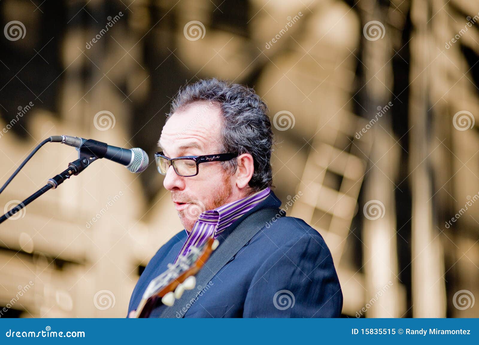 Elvis Costello Et Les Imposters Image éditorial - Image du nord, chantez: 15835515