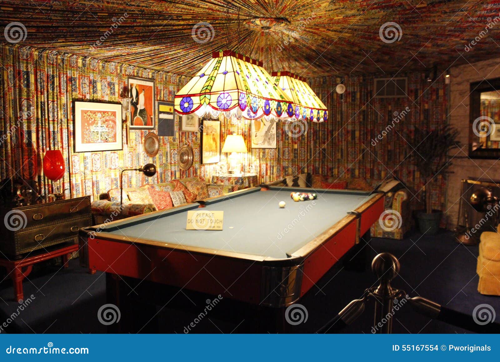 Elvis Presley Graceland editorial stock image. Image of graceland ...