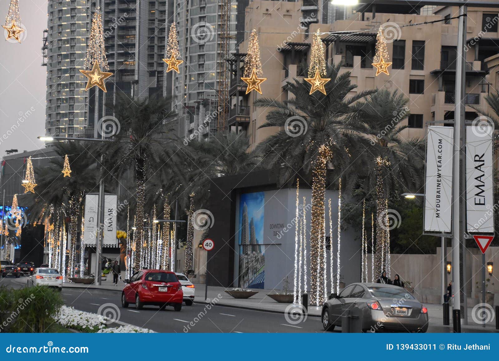 Emaar Boulevard in Dubai, UAE Editorial Photo - Image of middle ...