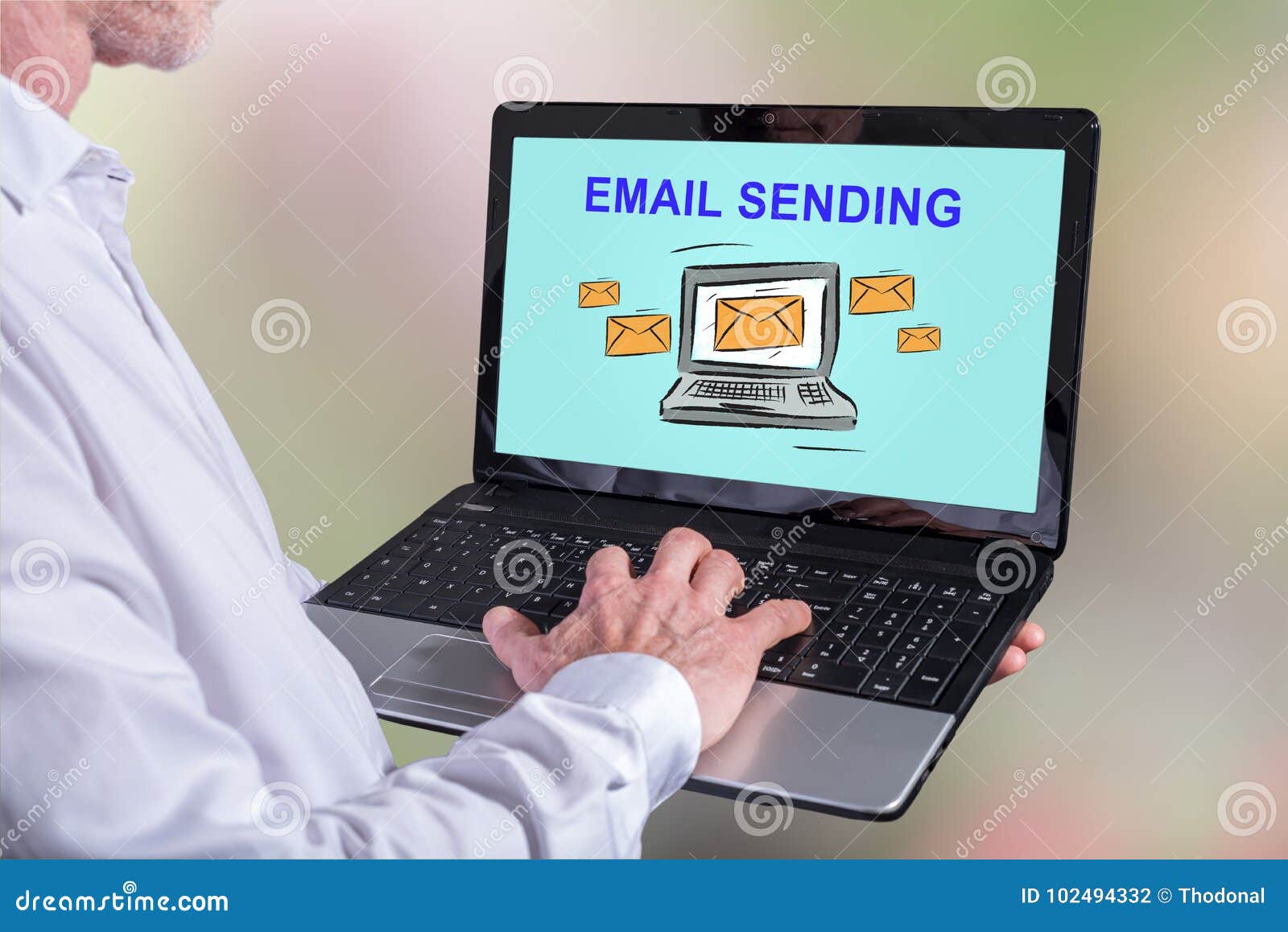 Email Che Invia Concetto Su Un Computer Portatile Fotografia Stock ...