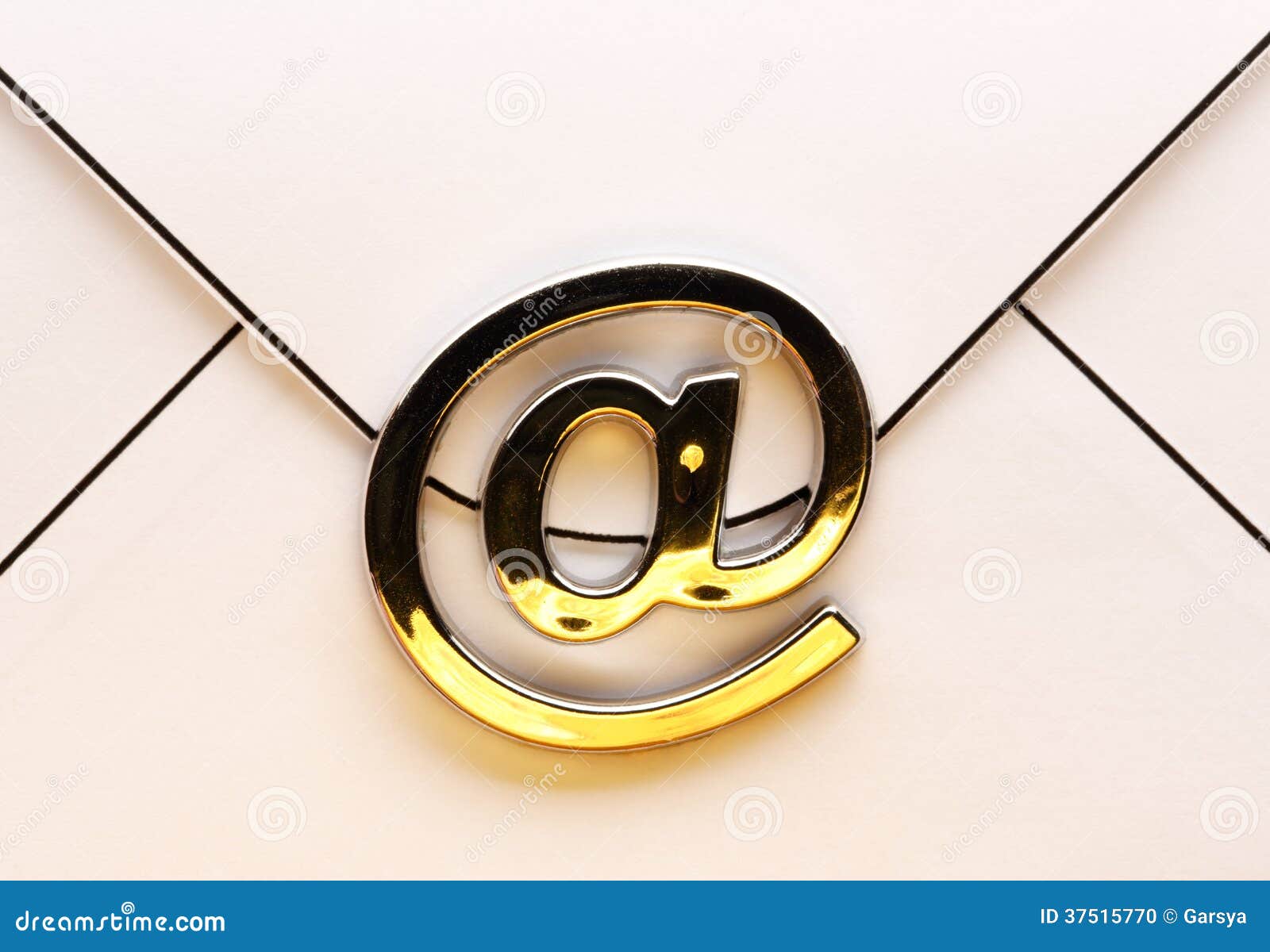 Emaila znak na kopercie zdjęcie stock. Obraz złożonej z pusty - 37515770