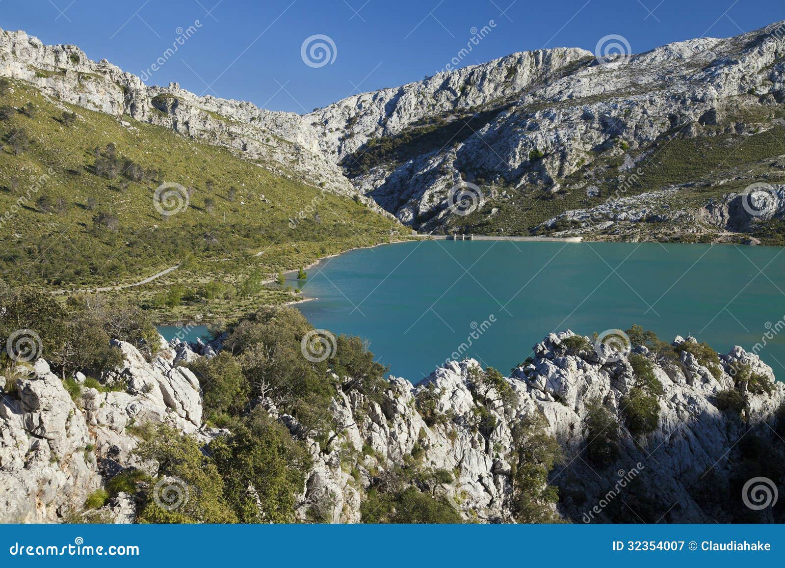 Embalse de Cúber imagen de archivo. Imagen de picos, presa - 32354007