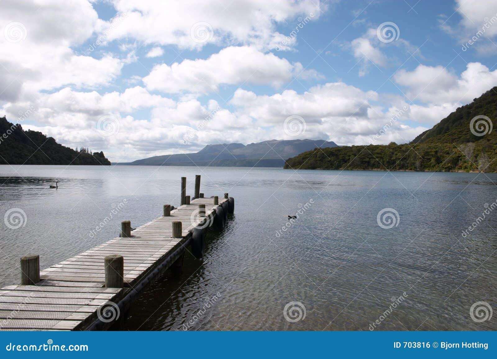 Embarcadero foto de archivo. Imagen de escapar, resorte - 703816