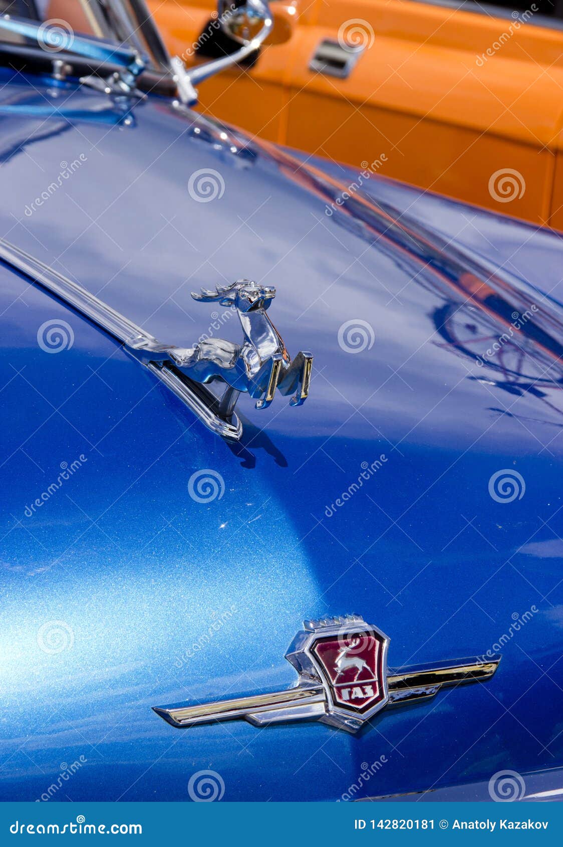 The emblem of the car GAS editorial photo. Image of emblem - 142820181