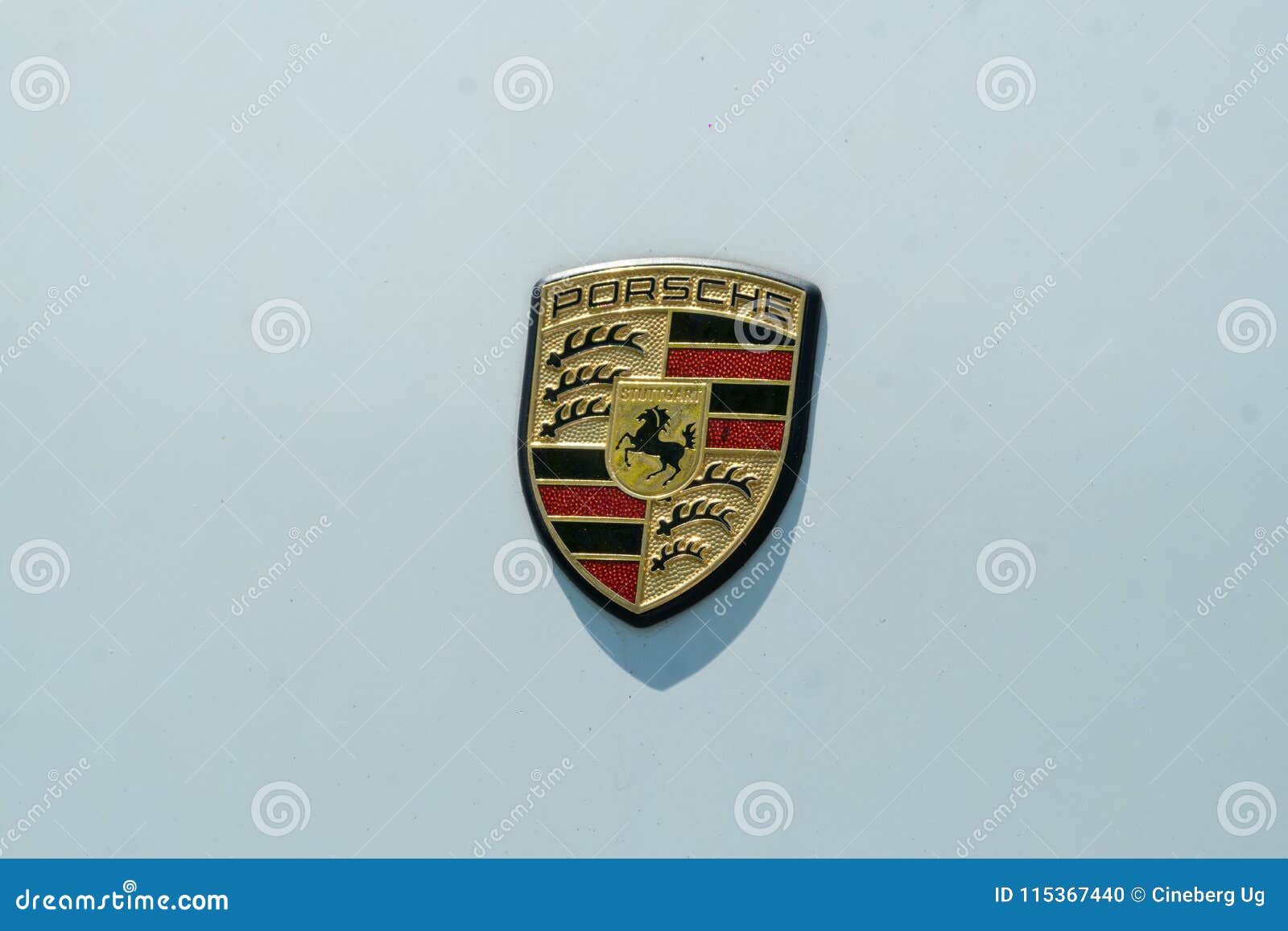 Emblema Do Carro De Porsche Imagem Editorial - Imagem de negociante ...