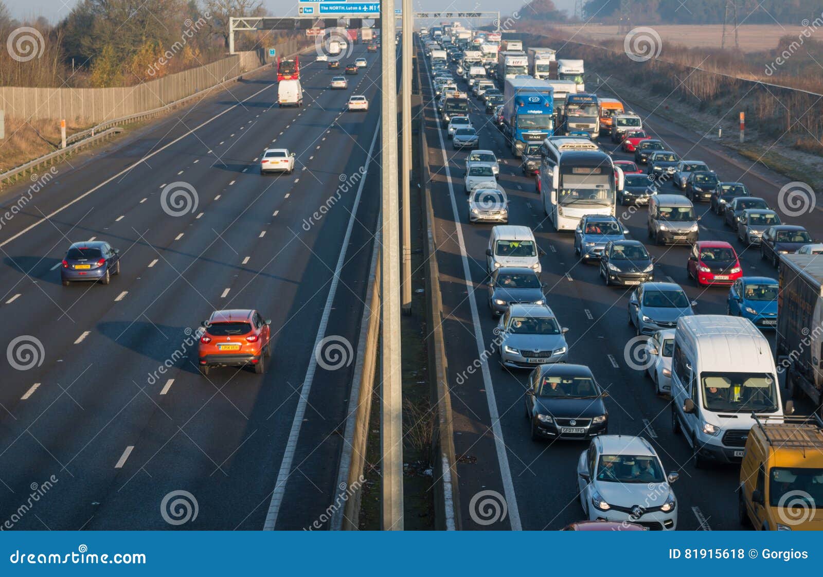 Embouteillage Sur L'autoroute Britannique M1 Photo stock éditorial ...