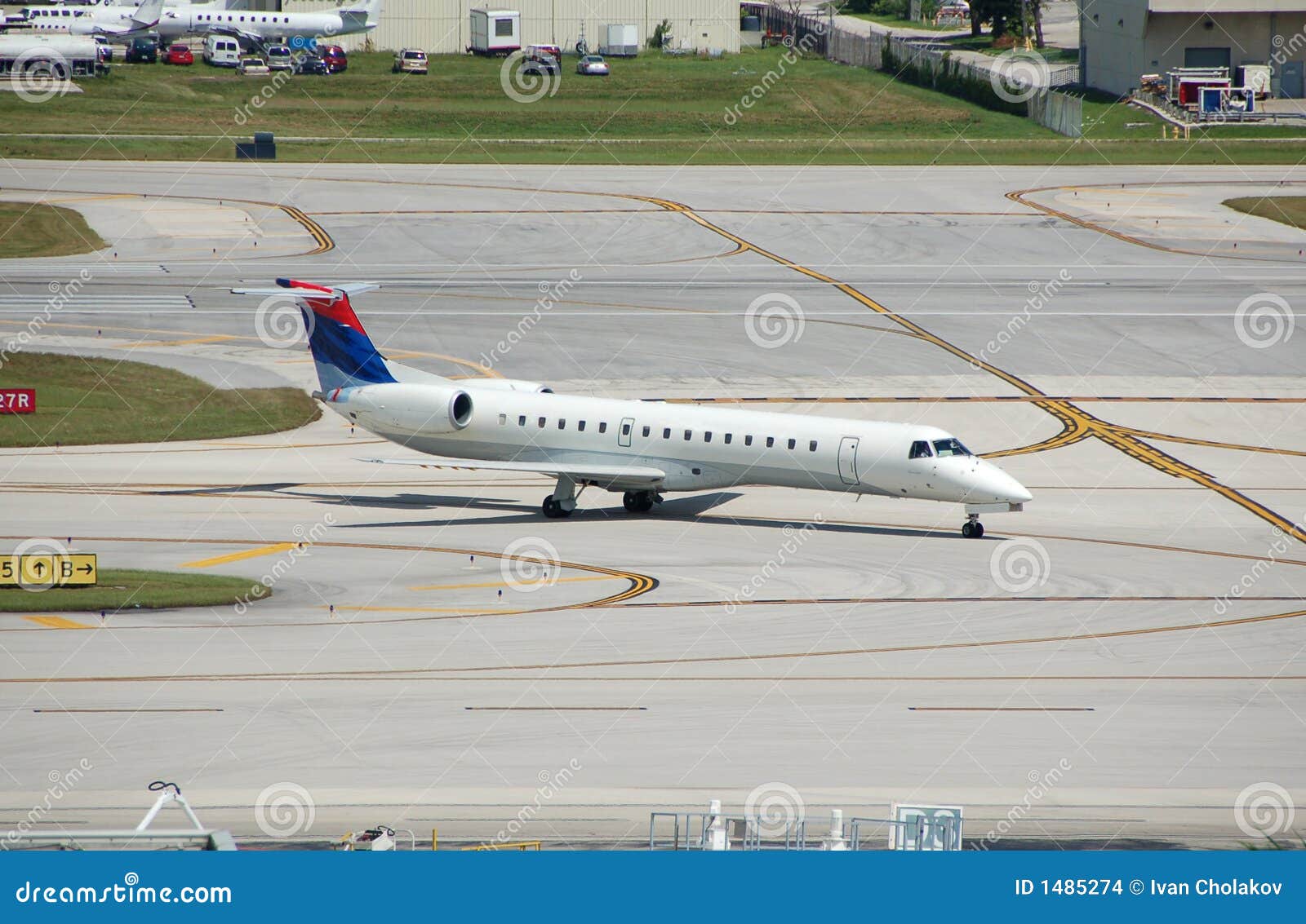 Embraer ERJ-145 Regional Jet Stock Photo - Image of airliner, local ...