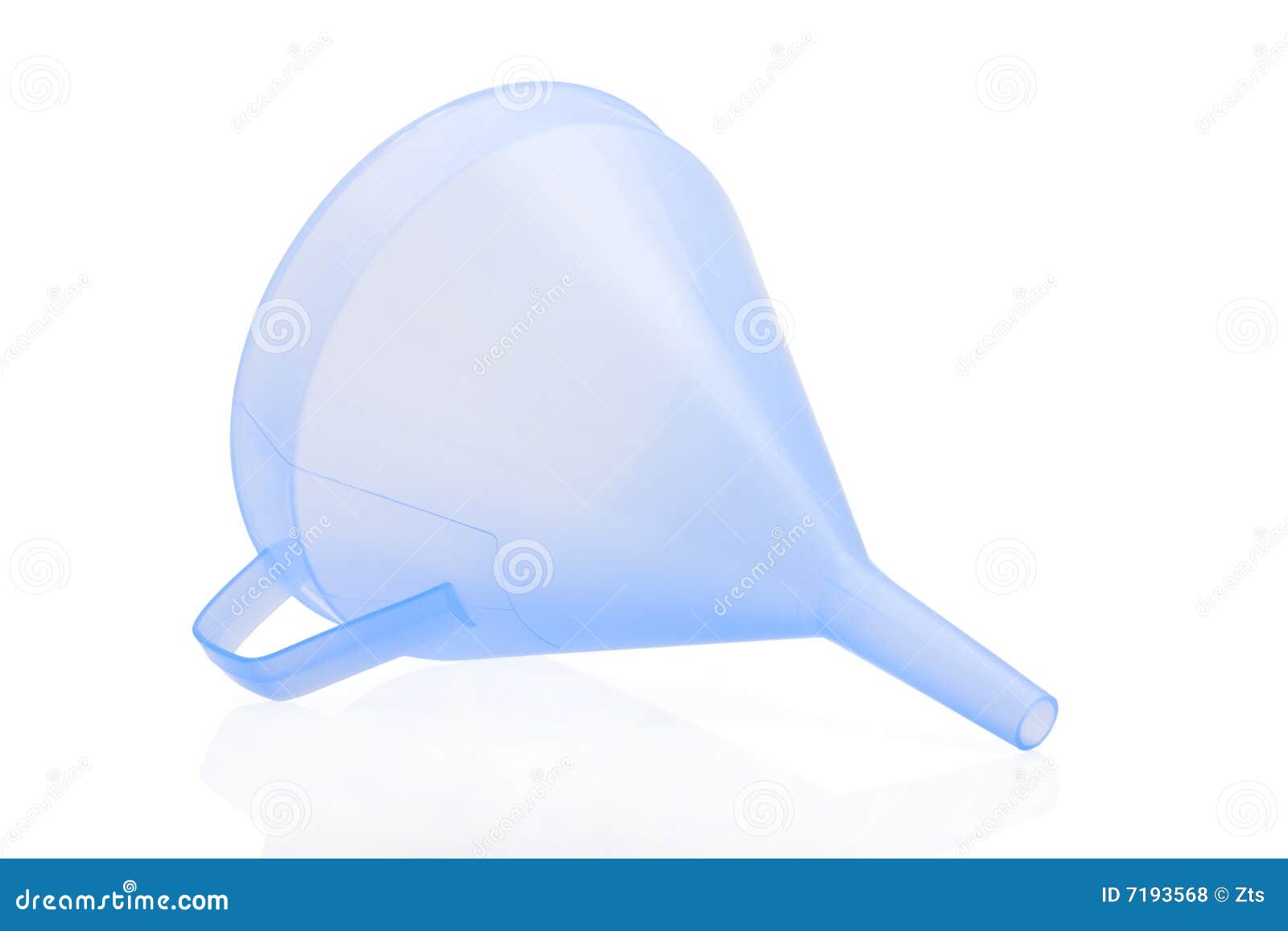Embudo azul foto de archivo. Imagen de estudio, kitchenware - 7193568