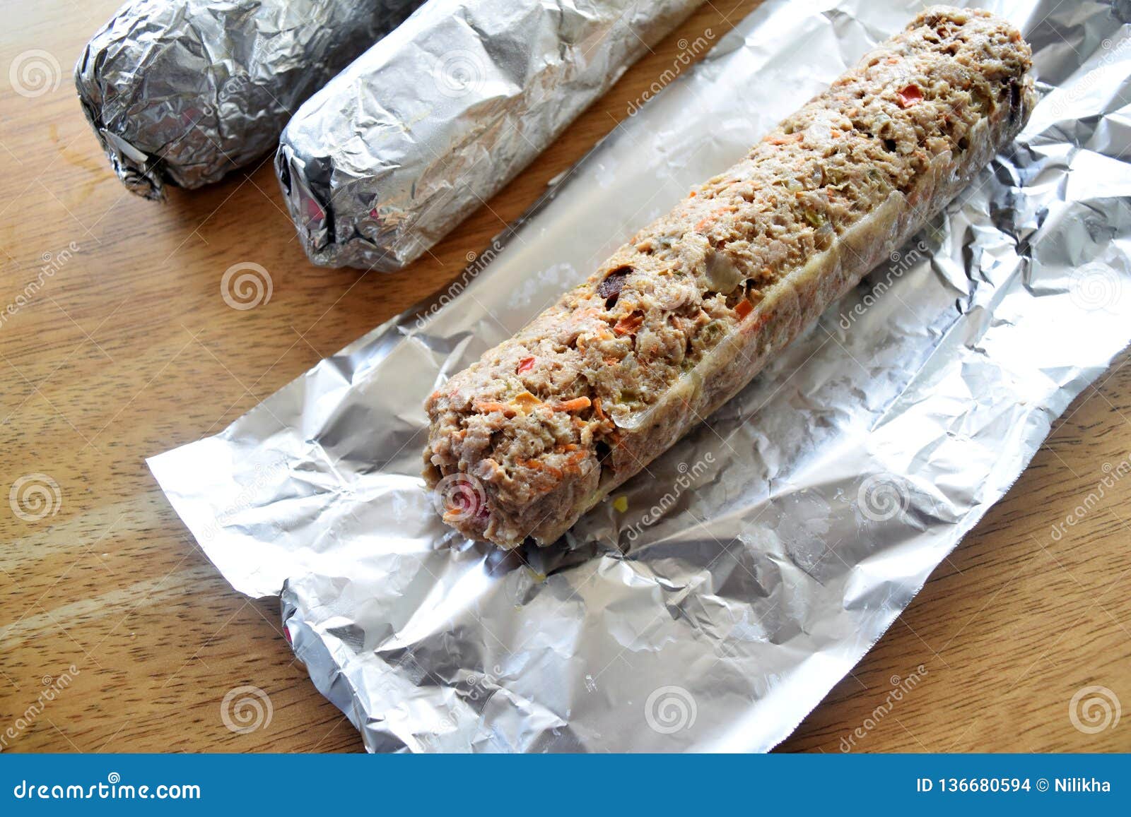 Embutido photo stock. Image du délicieux, illustration - 136680594