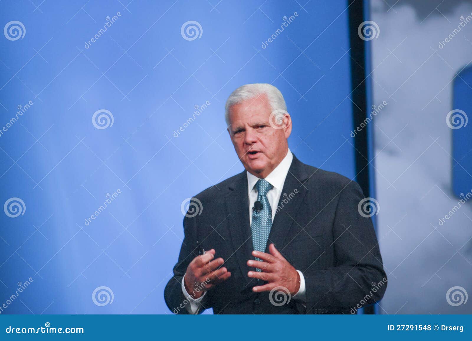 EMC CEO Joe Tucci editorial stock photo. Image of center - 27291548