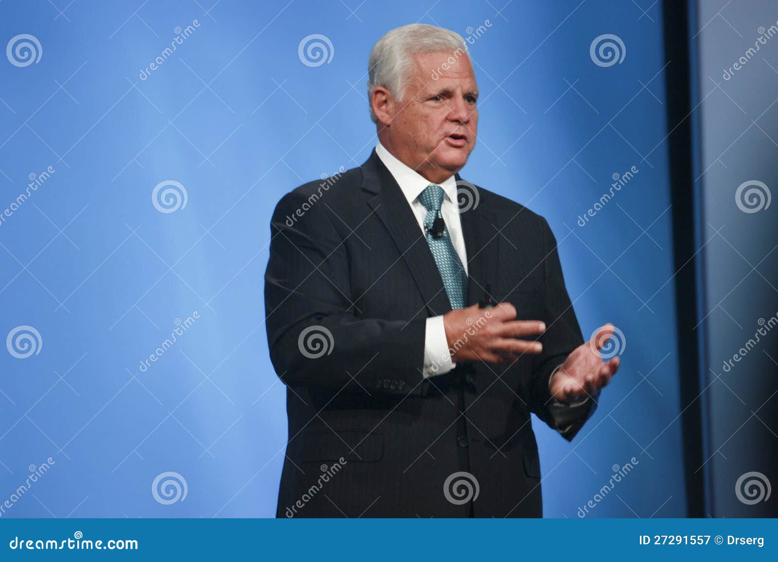 EMC CEO Joe Tucci editorial photography. Image of conference - 27291557