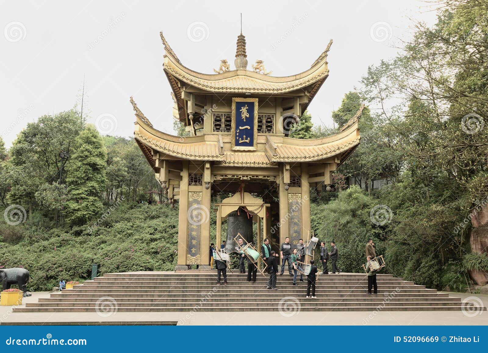 Emei Chine-Le Premier Shanting Image stock éditorial - Image du ...