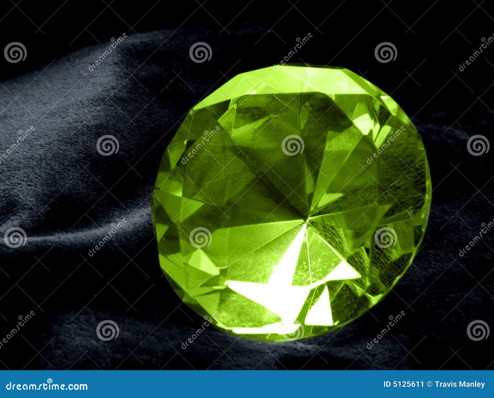 Emerald Jewel stock image. Image of engagement, jewel - 5125611