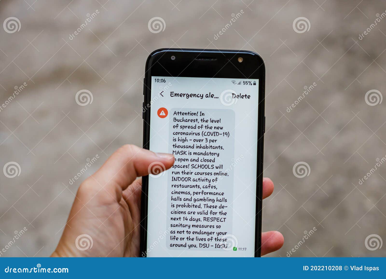 Emergency Alert on Smartphone, Authorities Announce State of Alert with ...