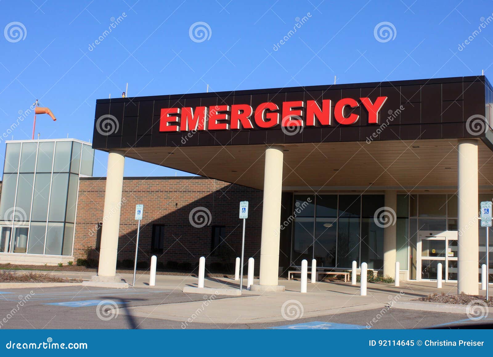 Emergency Entrance stock image. Image of parking, healthcare - 92114645