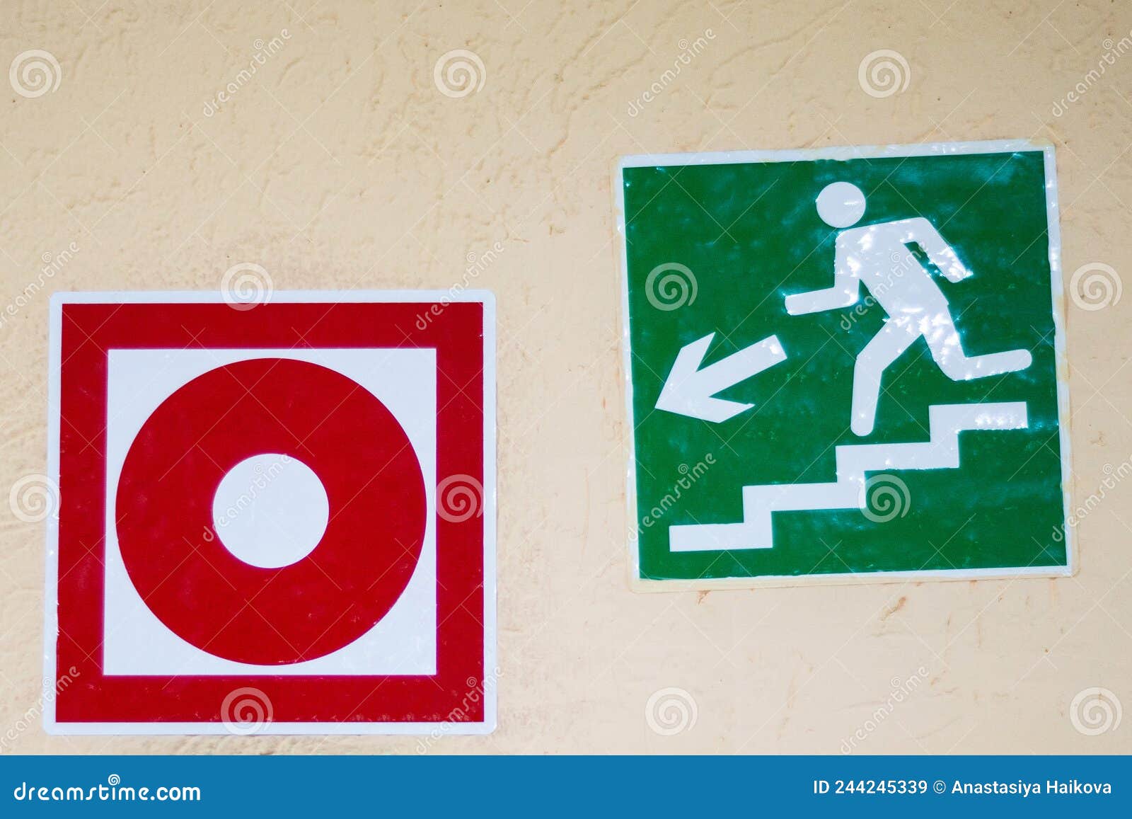 Emergency Exit Signs Green and Red Stock Image - Image of flee, modern ...