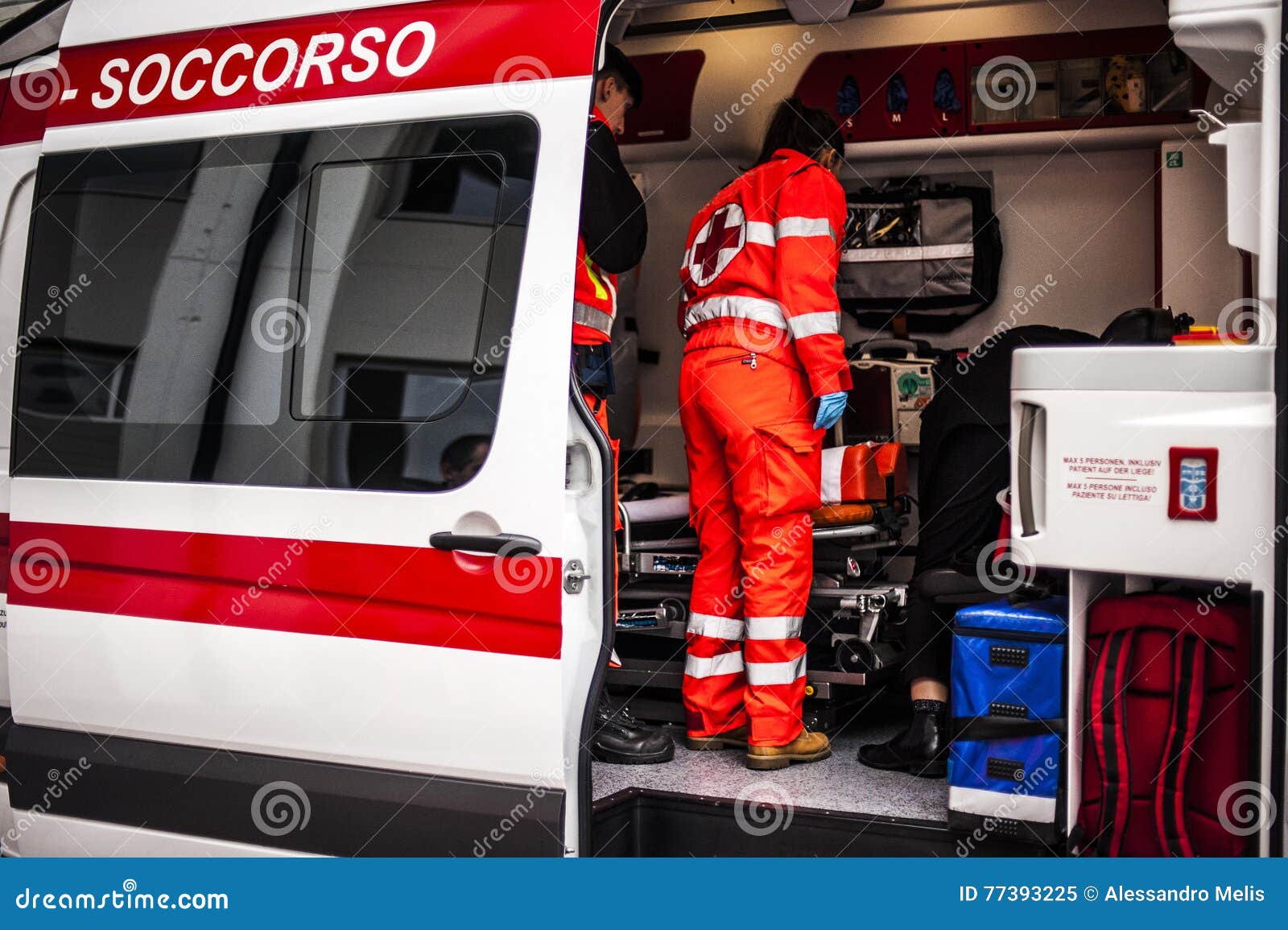 Emergency Operator in Action Editorial Image - Image of action, blsd ...