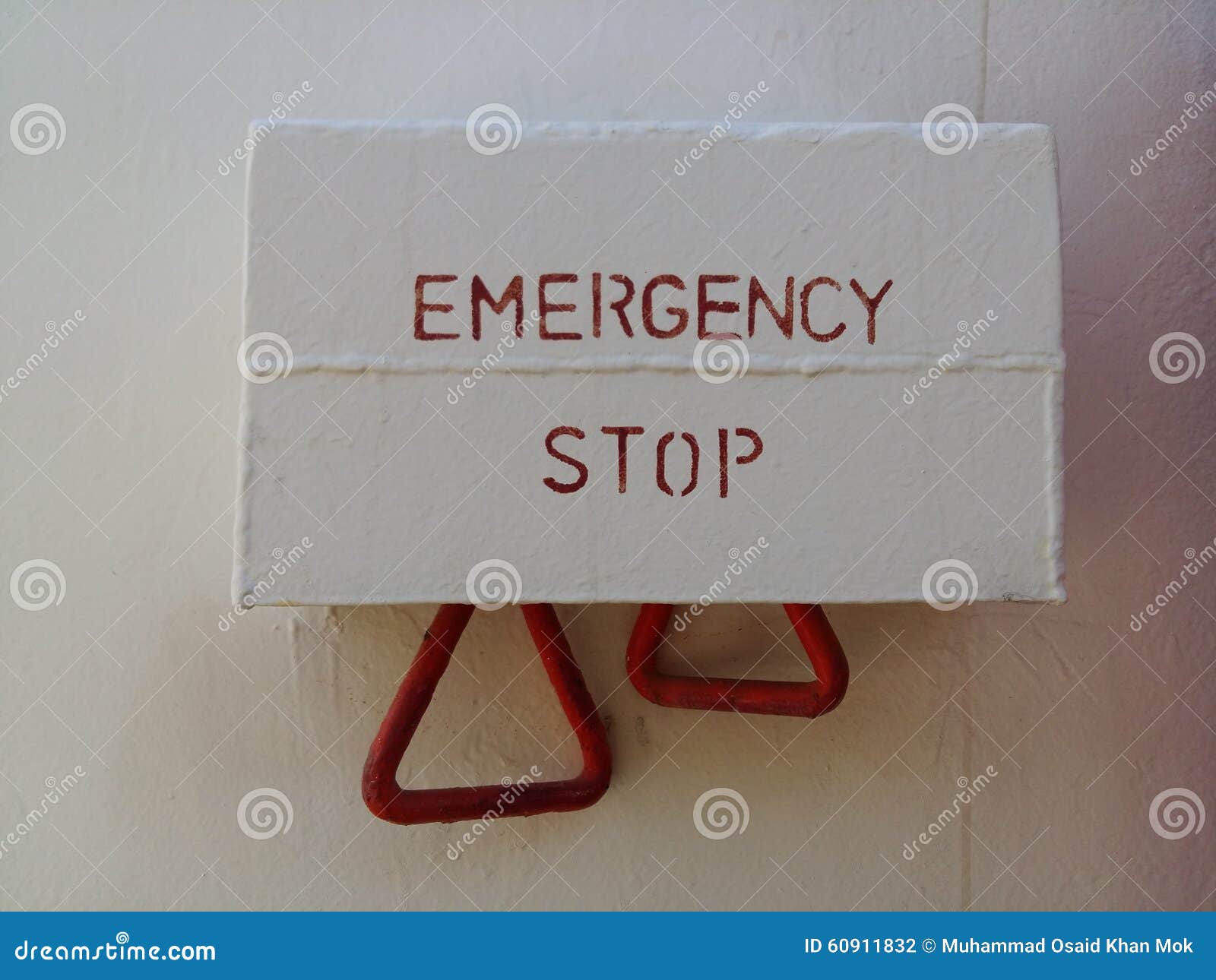 Emergency Stop Sign And Chain. Stock Photo | CartoonDealer.com #60911832