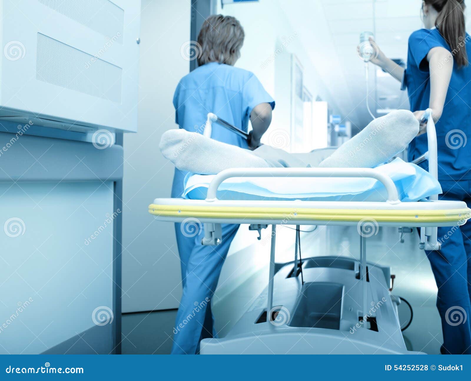 Emergency Transportation Patient To the Intensive Stock Photo - Image ...