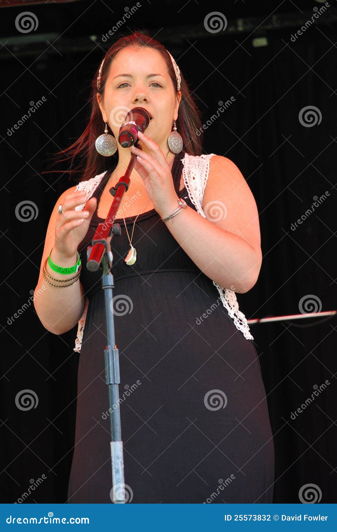 Emily Lane editorial photography. Image of england, stage - 25573832