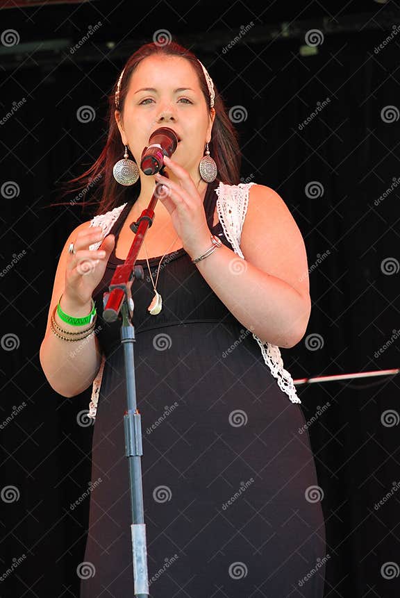 Emily Lane editorial photography. Image of england, stage - 25573832