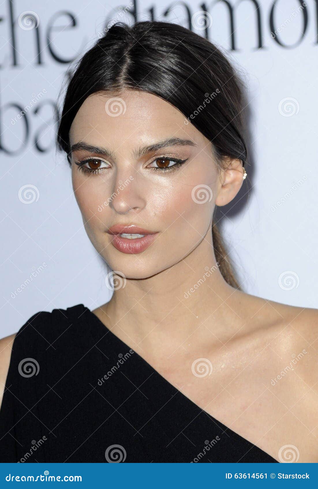 Emily Ratajkowski redactionele foto. Image of californië - 63614561