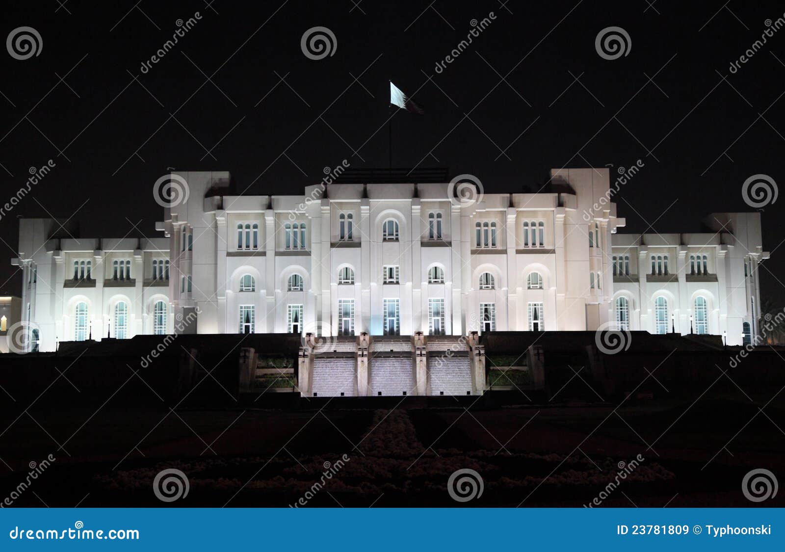Emir S Palace in Doha, Qatar Stock Image - Image of exterior, nighttime ...