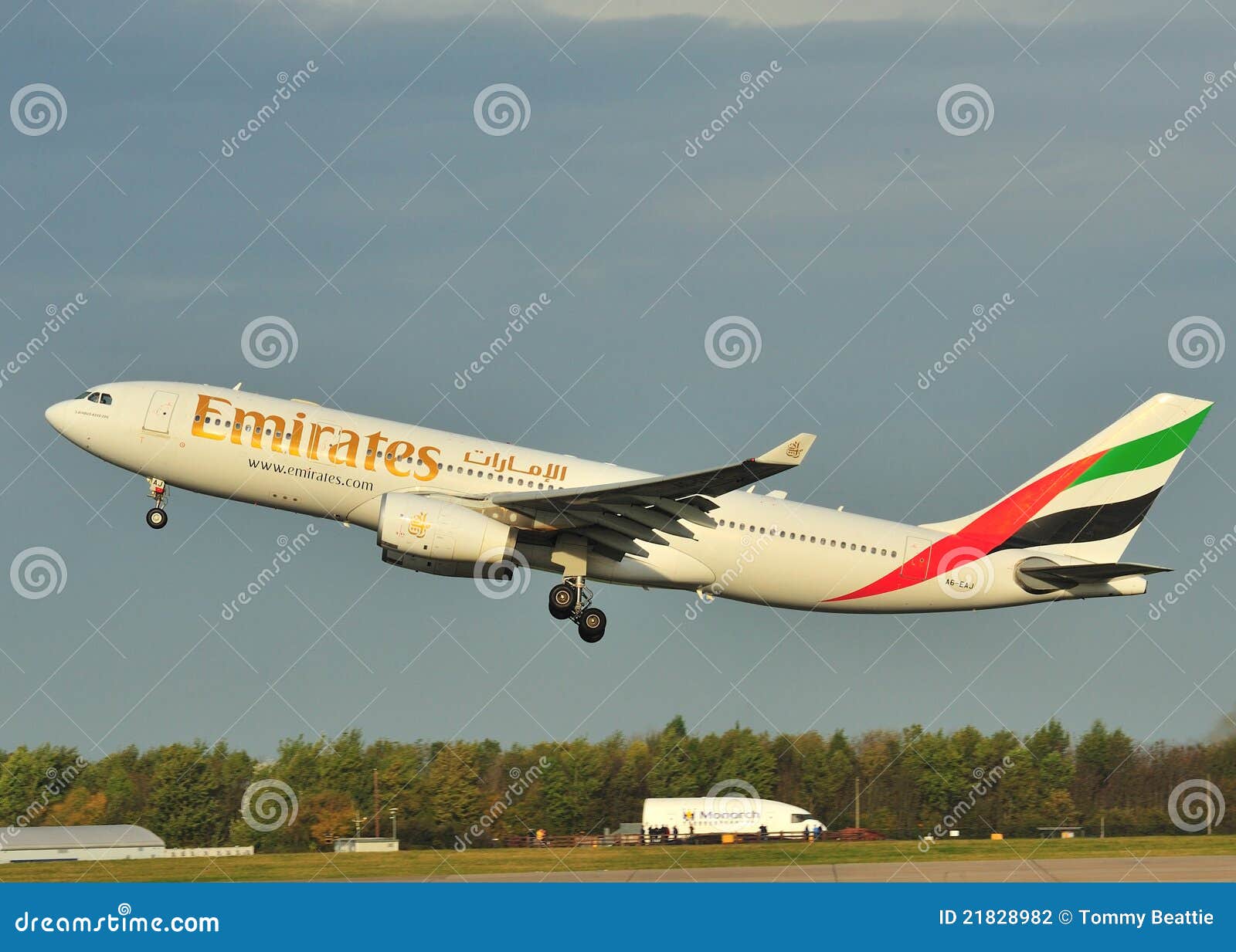 Emirates Airbus A330 editorial photography. Image of emirates - 21828982