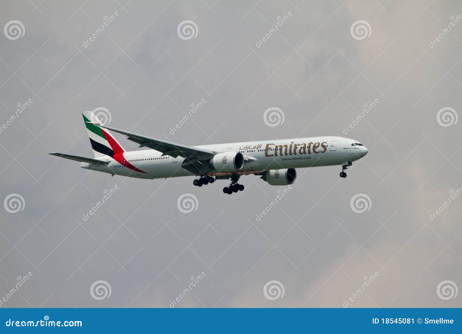 Emirates airlines editorial photo. Image of flying, cargo - 18545081
