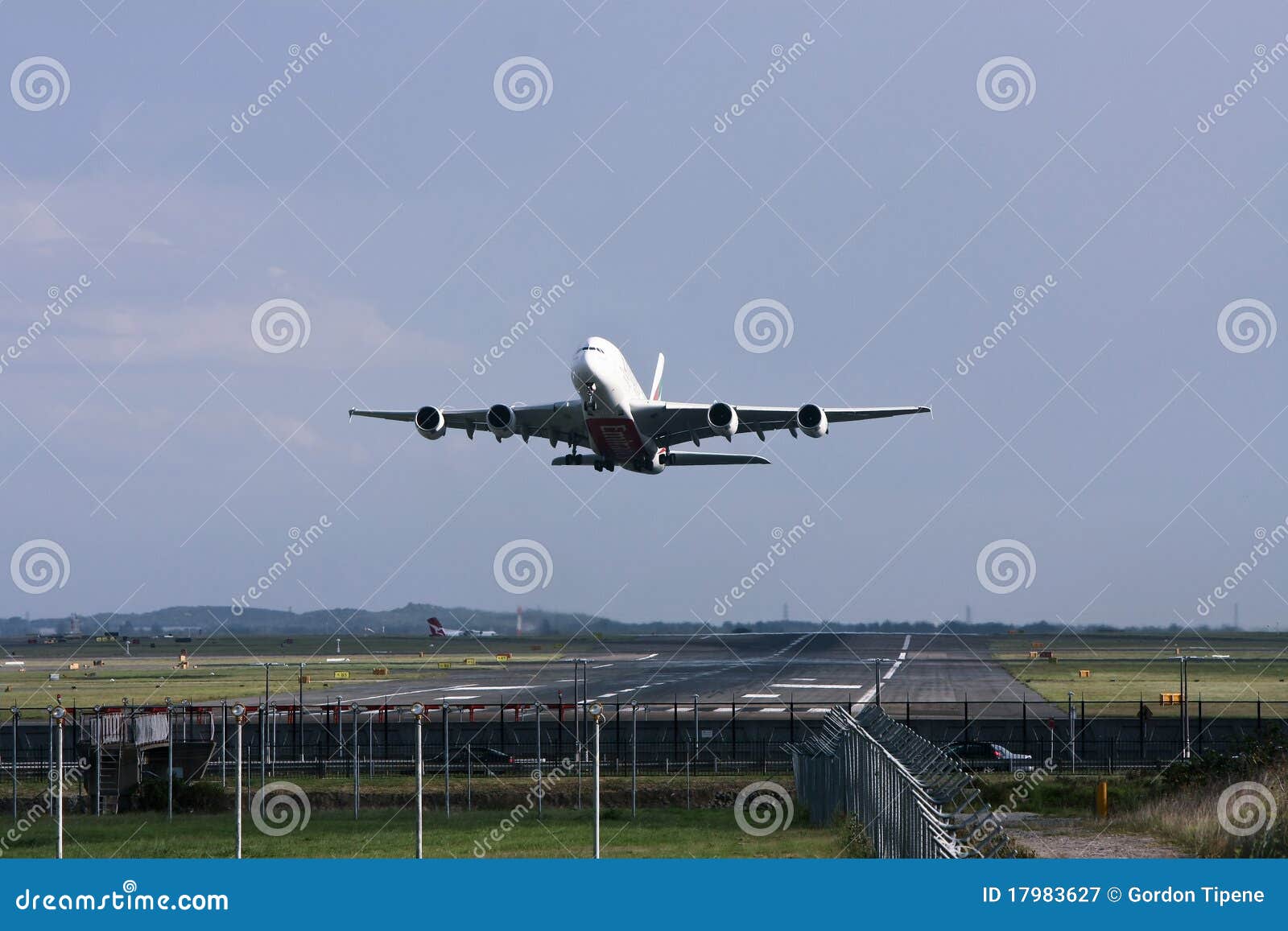 Emirates Airlines Airbus A380 Takeing Off. Editorial Photography ...