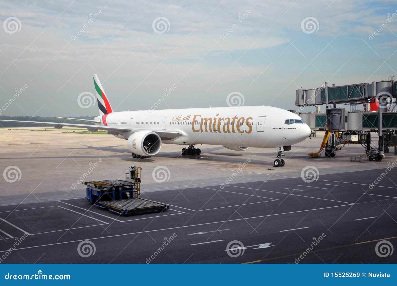 Emirates Boeing 777 editorial stock image. Image of boeing - 15525269