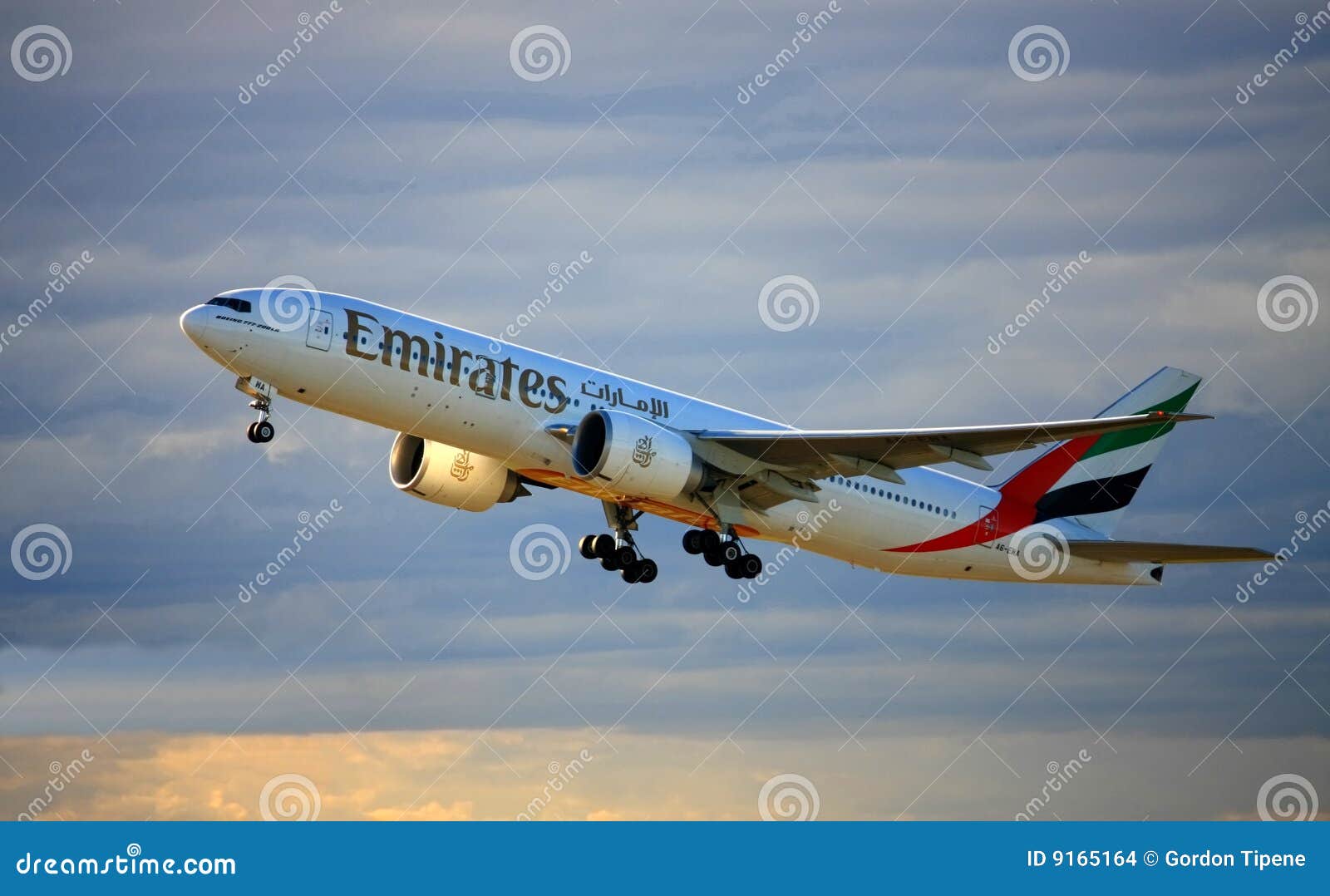 Emirates Boeing 777-200 Taking Off. Editorial Stock Image - Image of ...