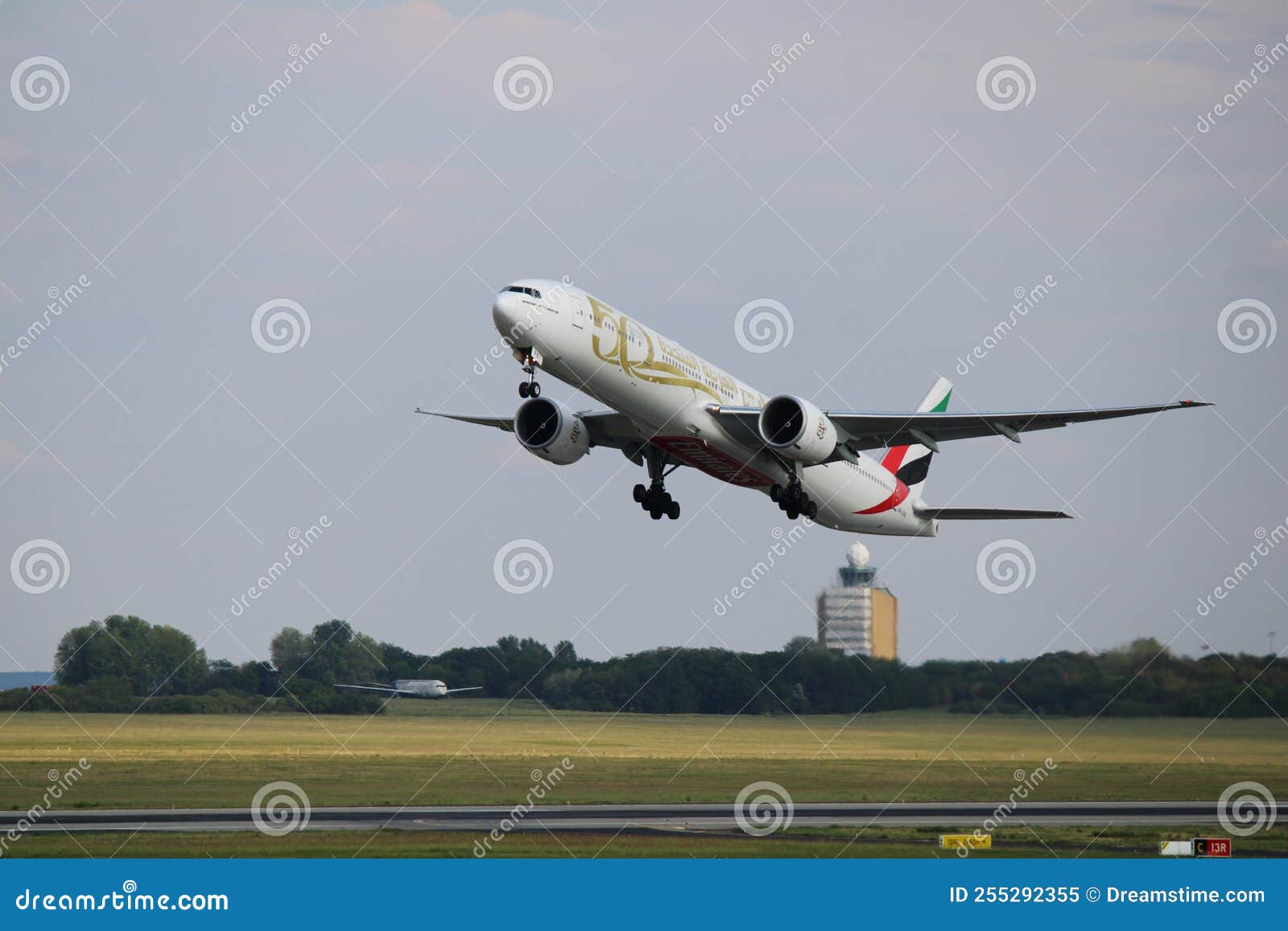 Emirates Boeing 777 Takeoff at Budapest Editorial Image - Image of ...