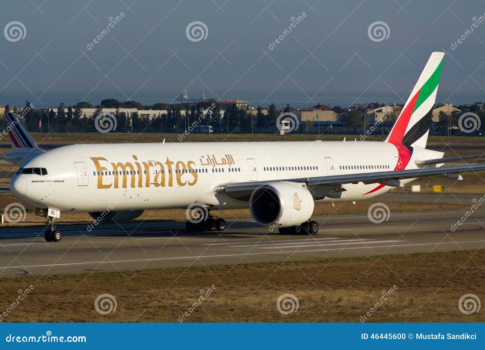 Emirates Boeing 777-300ER editorial image. Image of emirates - 46445600