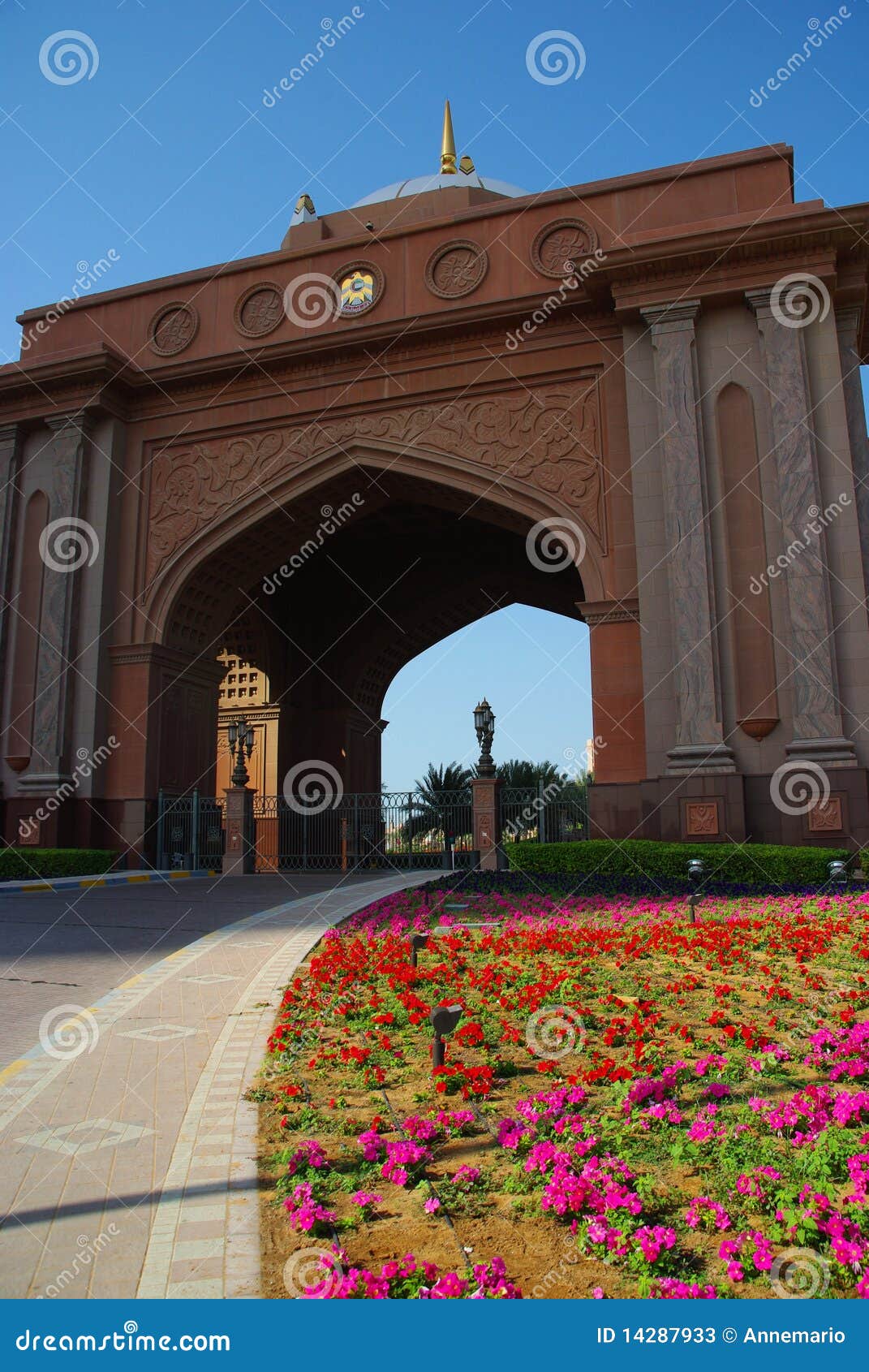 Emirates Palace gate stock image. Image of flower, dhabi - 14287933