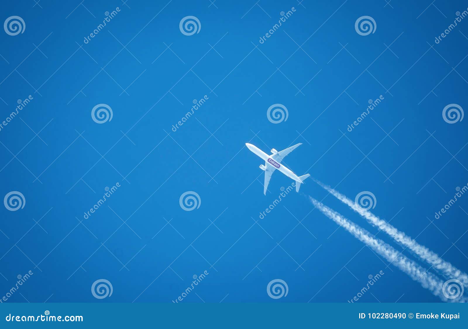 Emirates Plane editorial image. Image of passenger, jumbo - 102280490