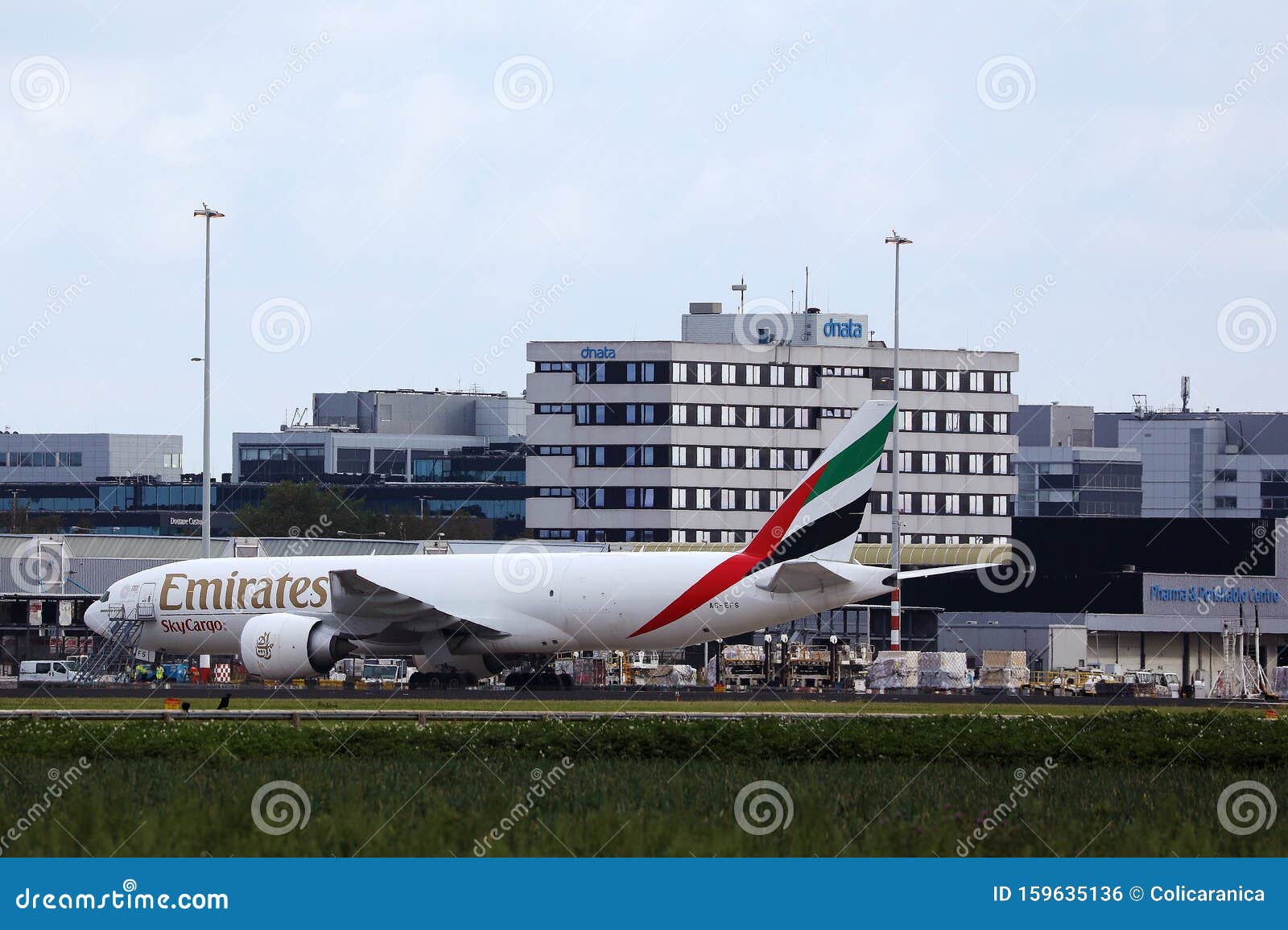 Emirates Airplane at Terminal Editorial Photo - Image of airports ...