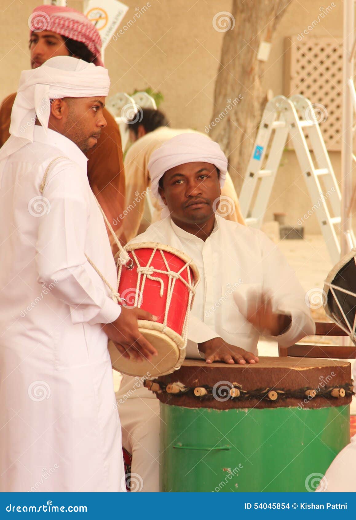 Emirati men dancing editorial stock image. Image of arabic - 54045854