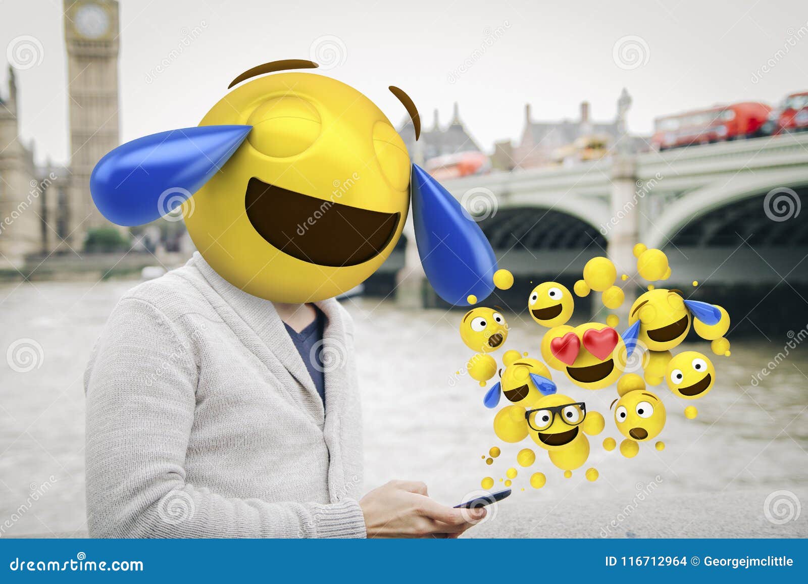 Emoticon Di Risata Che Riceve I Emojis Fotografia Stock - Immagine di ...