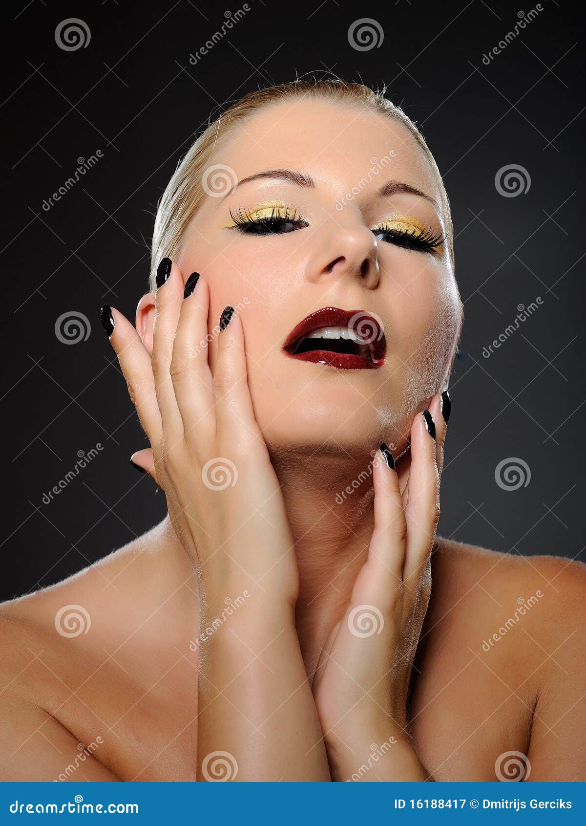 Emotional Pretty Woman Face with Bright Make-up Stock Image - Image of ...