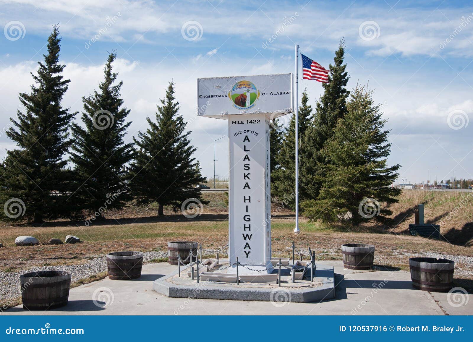 Empalme Alaska De Northway Del Monumento Foto editorial - Imagen de ...