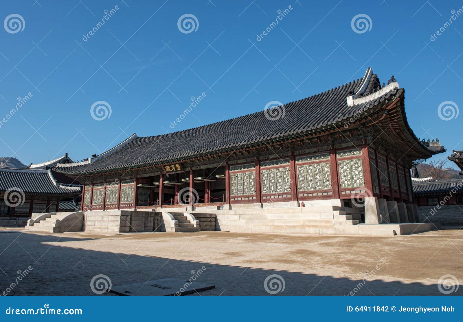 Emperor Palace In Seoul. Lake And Boat Stock Photography ...