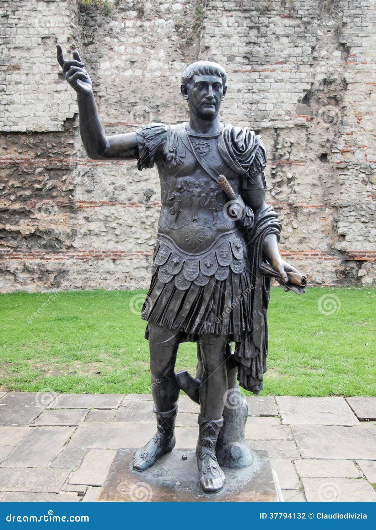 Emperor Trajan Statue stock photo. Image of architecture - 37794132