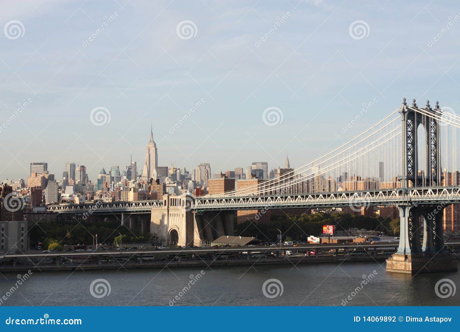 Empire State Building, Passerelle De Manhattan Photo stock - Image du ...
