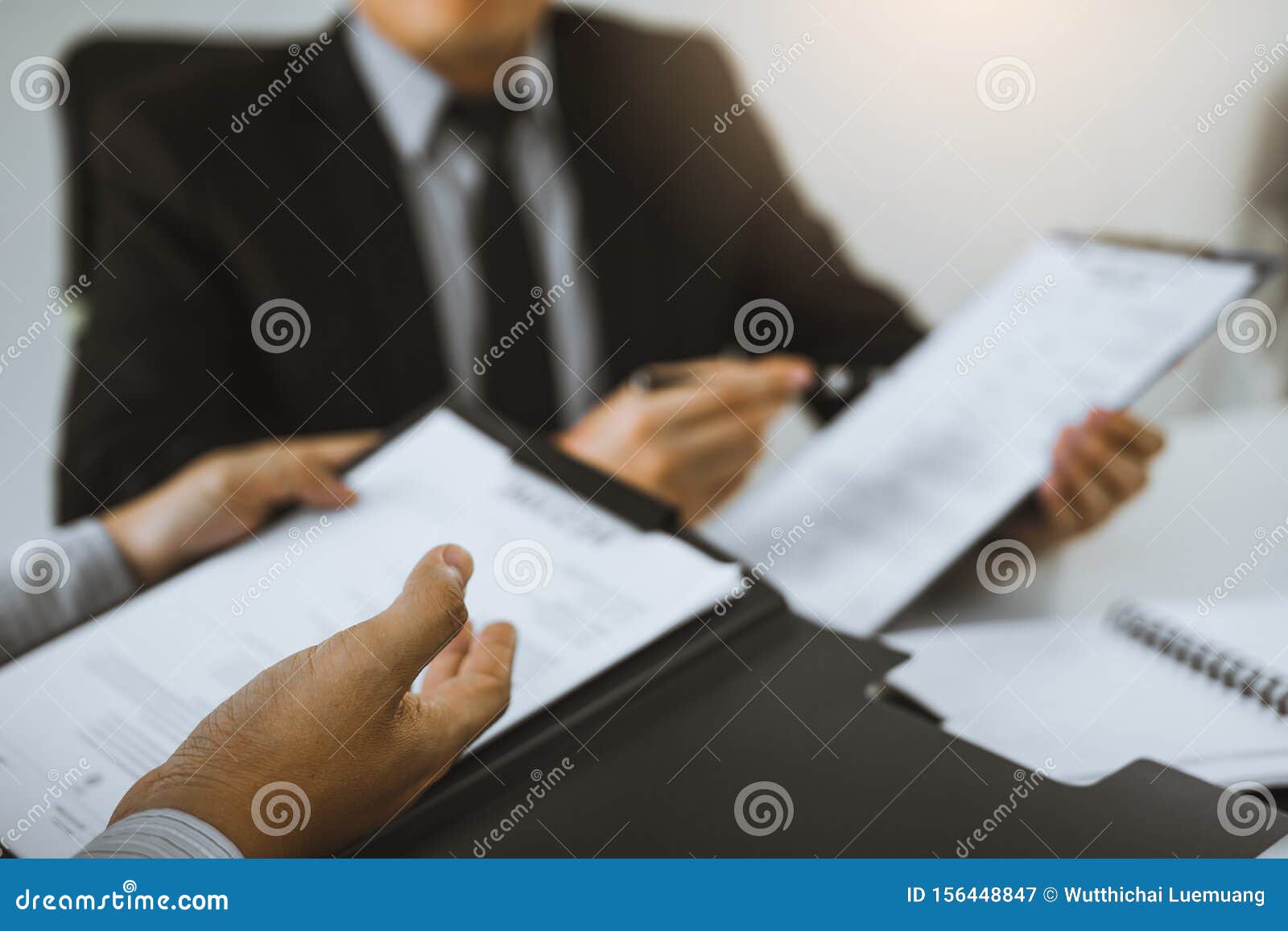 Employee Is Describing The Work Experience In The Resume Paper For The ...